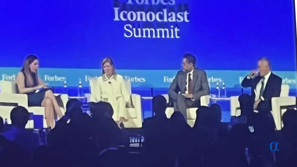 2025 Forbes Iconoclast: Mary Callahan Erdoes Things AI Can't Replicate ...